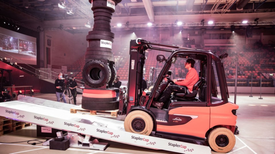 StaplerCup | Willkommen zu den Meisterschaften im Staplerfahren